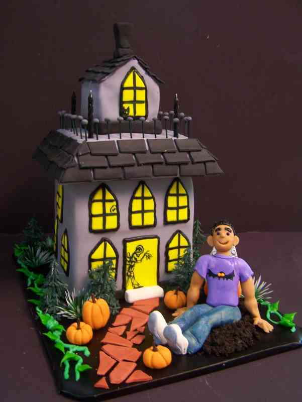Haunted house cake - le' Bakery Sensual