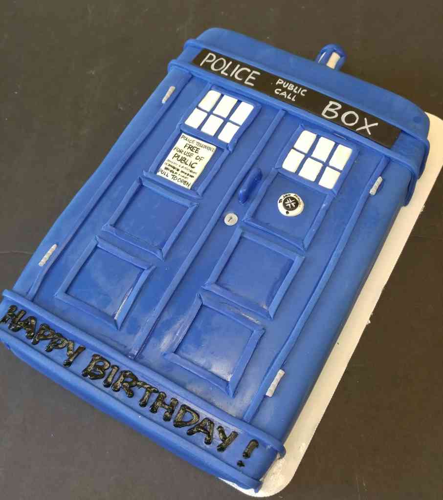 Doctor Who TARDIS sheet cake - le' Bakery Sensual